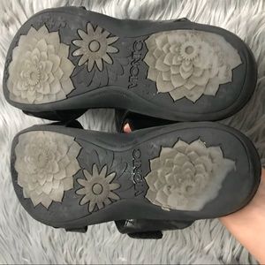 Vionic | Shoes | Orthaheel Vionic Comfort Sandals Strappy Black | Poshmark